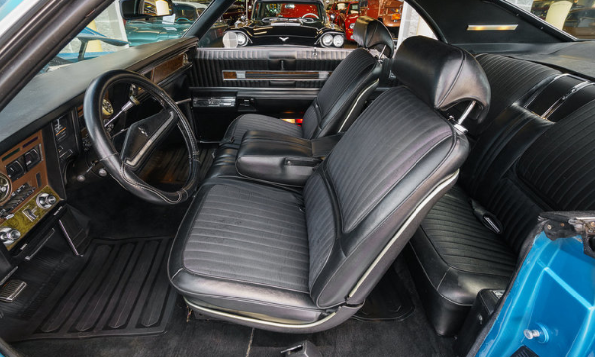 The 1970 Oldsmobile Toronado: A Bold Statement of Luxury and Innovation ...