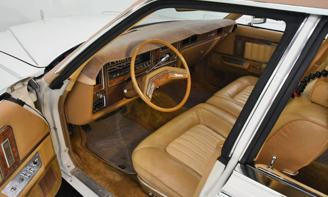 The Mercury Grand Marquis 1978: A Regal American Classic - Old Cars Lovers