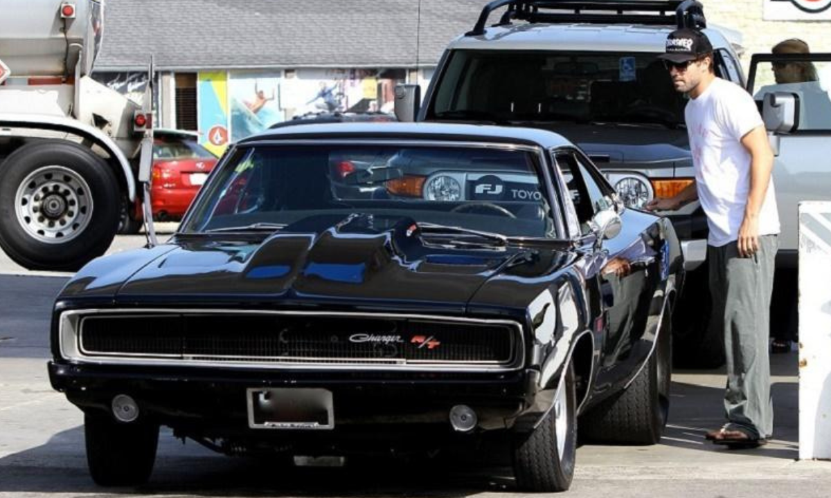 10 Best Classic and Muscle Cars Driven by Celebrities - Old Cars Lovers