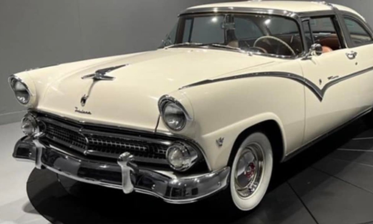 What makes the Crown Victoria the best car ever? - Old Cars Lovers