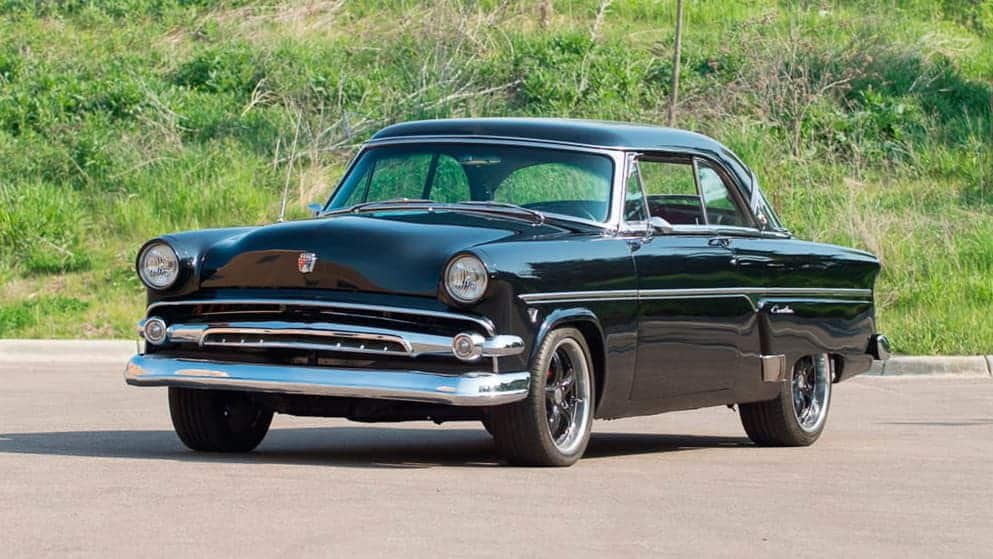 The 1954 Ford Crestline - Old Cars Lovers