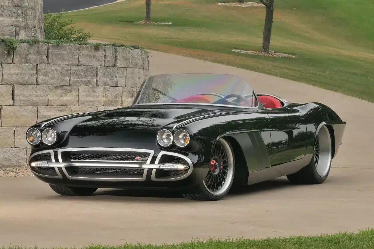 The Stunning 1962 Chevrolet Corvette C1RS Resto Mod: A Masterpiece of ...