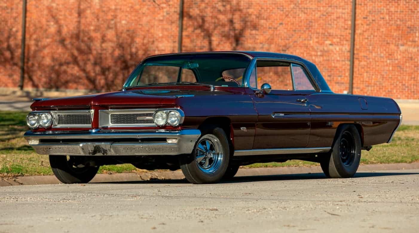 The Timeless Beauty of the 1962 Pontiac Grand Prix - Old Cars Lovers